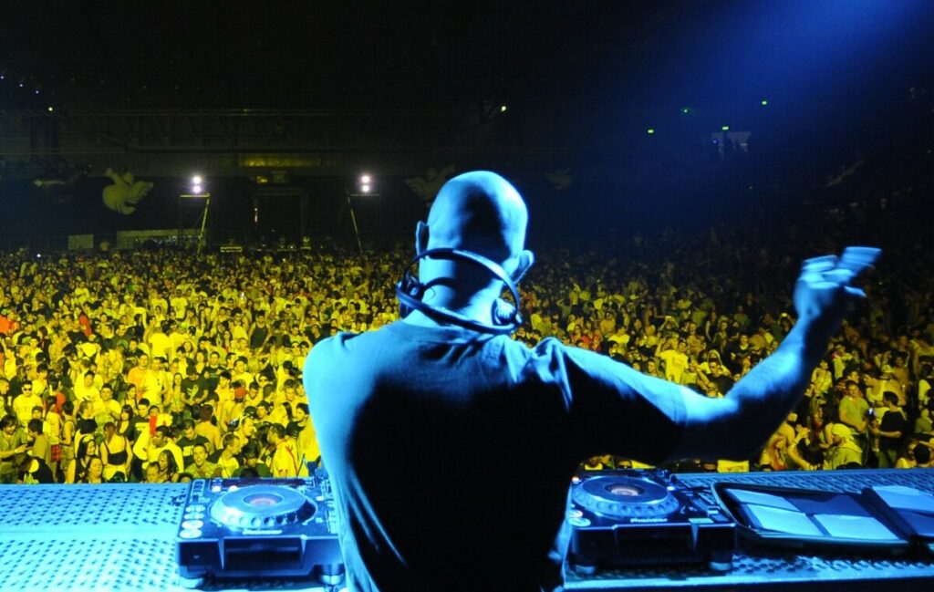 John 00 Fleming lanza su nuevo single, "Chapter 2: The Finding"