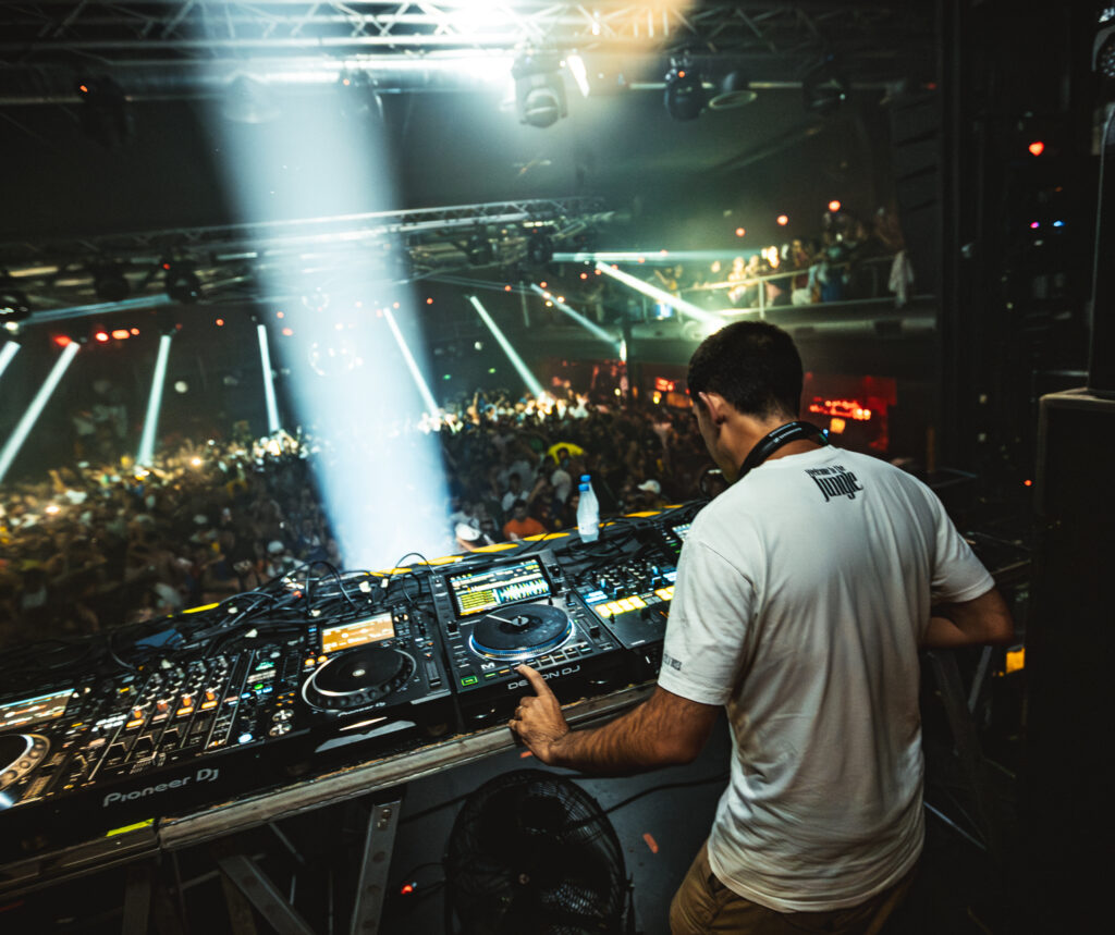 Vicious x True. club presentan: "Retro Sound" – una noche de Break ...